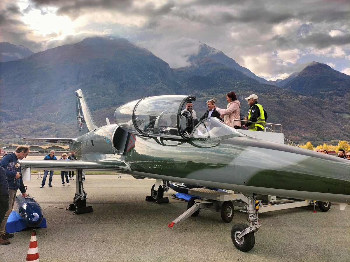 Con Jet Fighter Training il volo non ha più segreti all'Aeroclub del ...